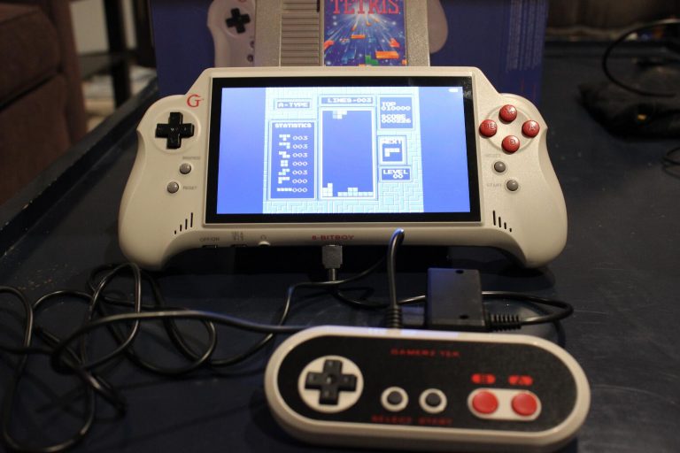 Gamerz Tek 8-Bit Boy Review: Now You’re Playing With Portable Power ...