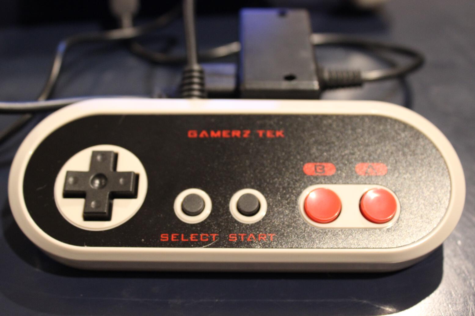 Gamerz Tek 8-Bit Boy Review: Now You’re Playing With Portable Power ...